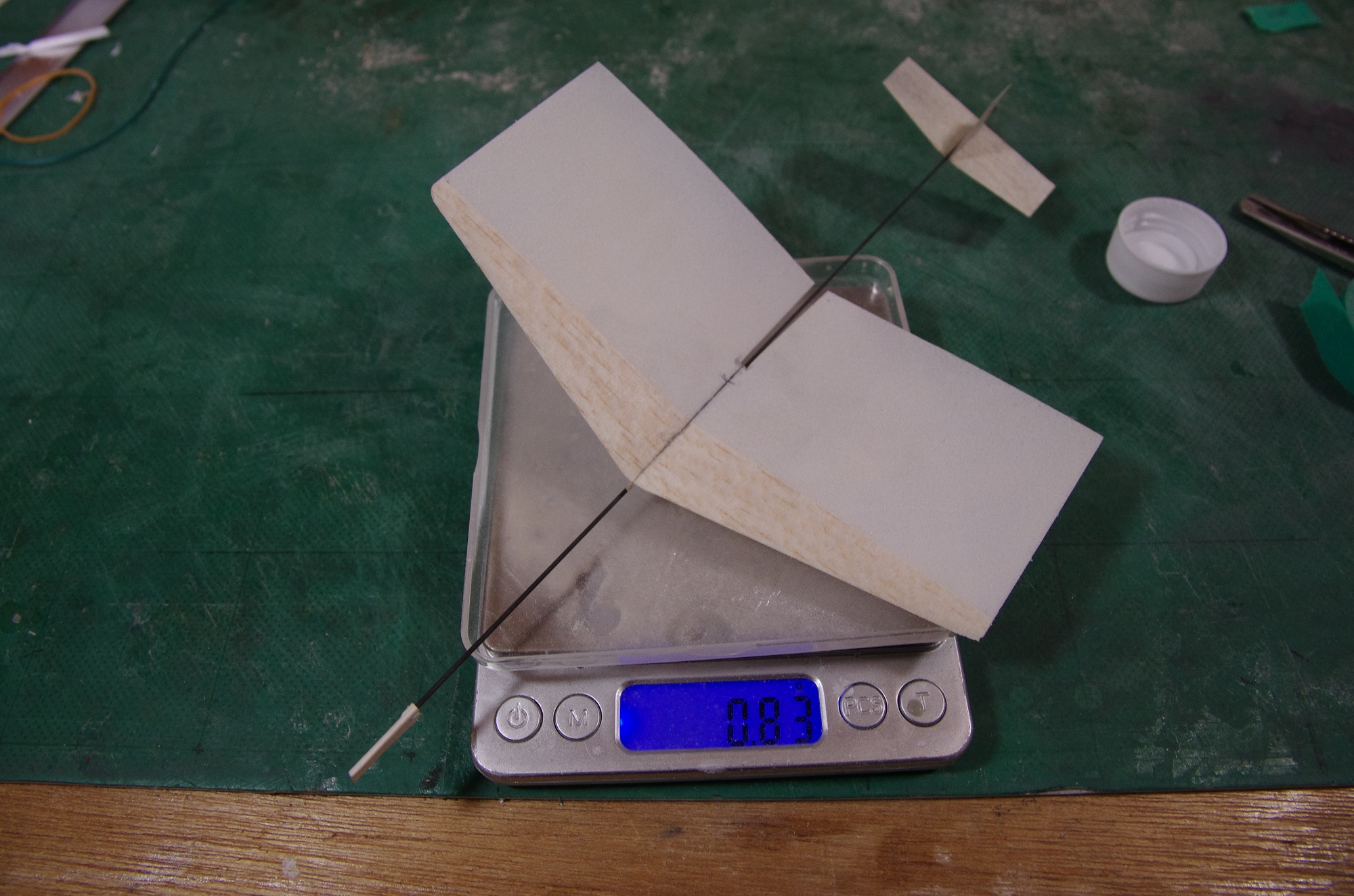 F1N-150 室内グライダー – ブリコラージュ工房 シュレディンガーの猫